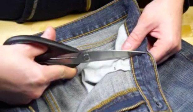 5 CLEVER WAYS TO HIDE MONEY IN CLOTHING WHILE TRAVELING