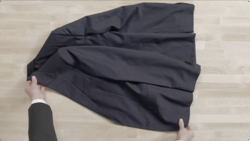 HOW TO FOLD A SUIT IN A CARRY ON THE RIGHT WAY | Luggage